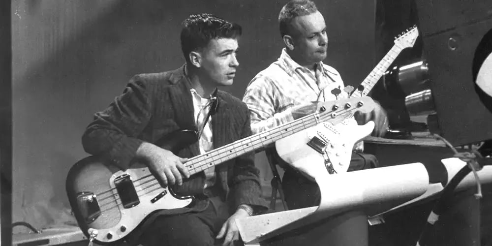 Precision Bass® – Fender