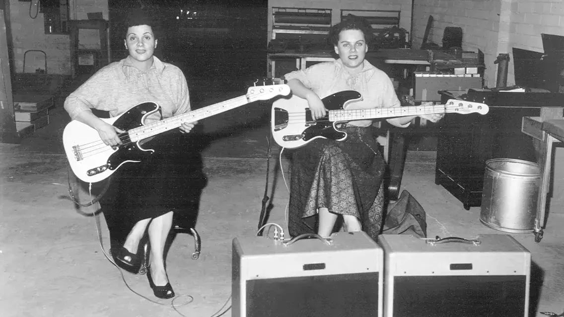 Precision Bass® – Fender